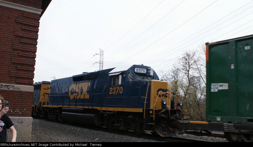 CSX GP40-2 6970 & Slug 2370